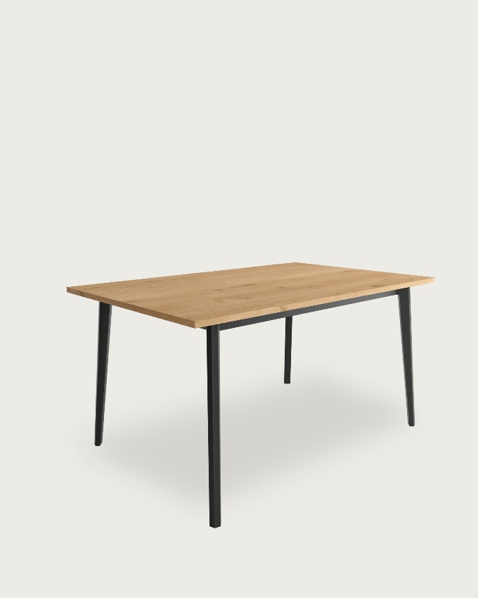 Mesa Kamba con sobre de melamina roble y pata metálica negra 160 x 90 cm