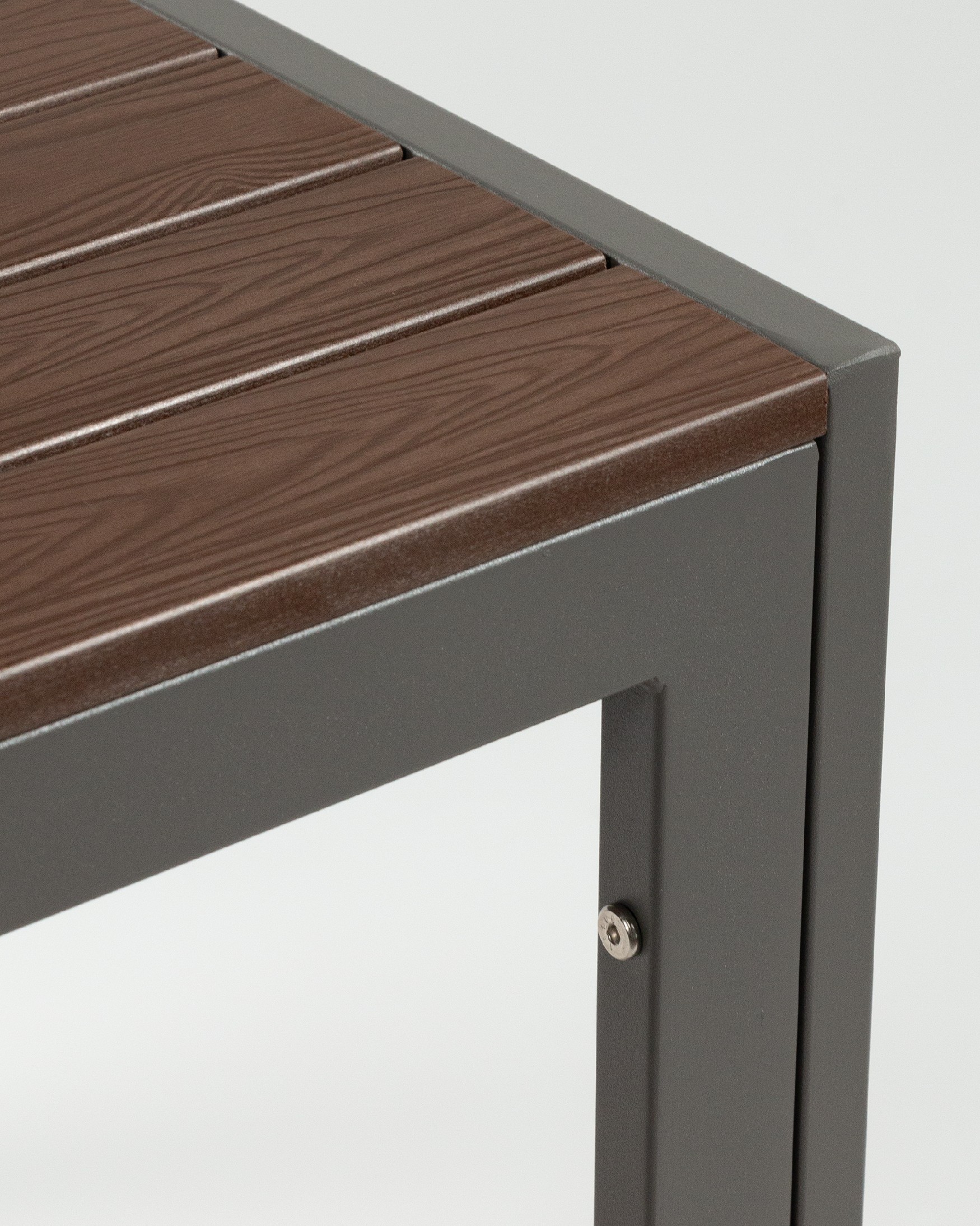 Table Marea d'extérieur avec lames WPC effet bois et structure ...